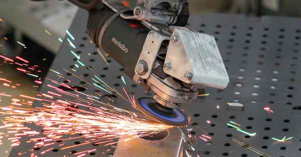 Robotic Grinding | Automated deslagging, deburring and edge-rounding of ...