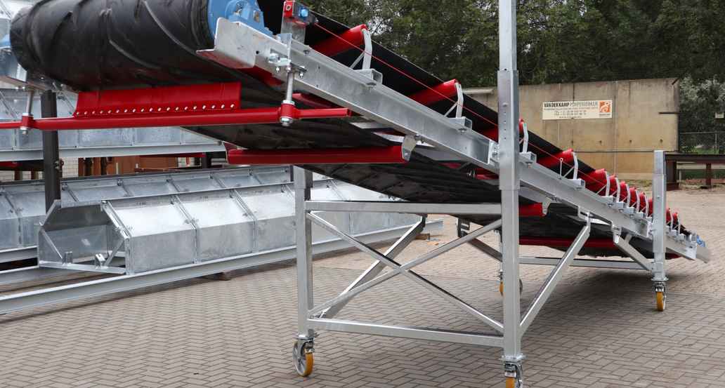 Mobile loader for ice removal Mobile loader for ice removal